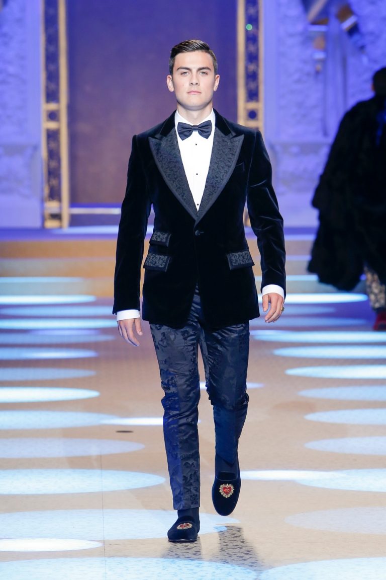 Milano Moda Uomo, Dybala sfila per Dolce&Gabbana - Iconmagazine