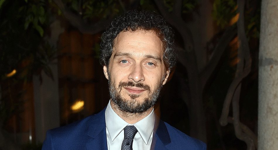 Claudio Santamaria: "recitare è sapersi stupire ogni volta" - Icon