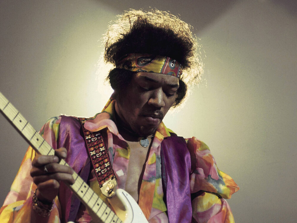 Jimi Hendrix per sempre, icona di stile e musica in 10 foto
