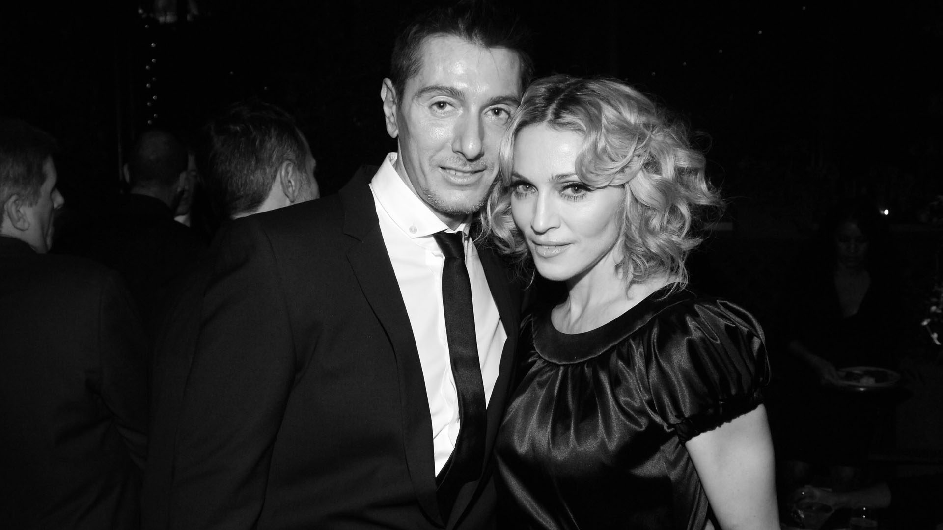 Stefano Gabbana, 60 anni per lo stilista pio e irriverente