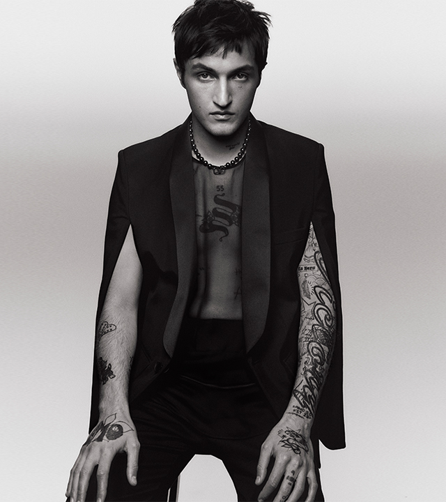 Intervista a Anwar Hadid, il modello attore si racconta ad ICON