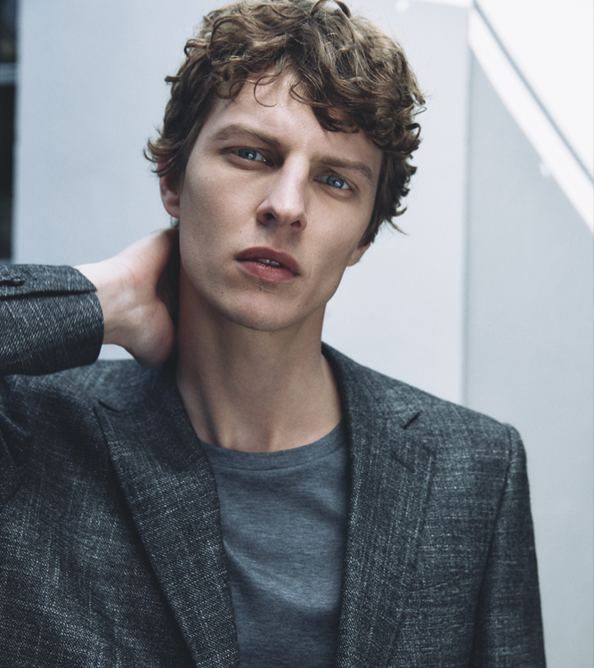 Tim Schuhmacher, il monologo fotografico del top model tedesco