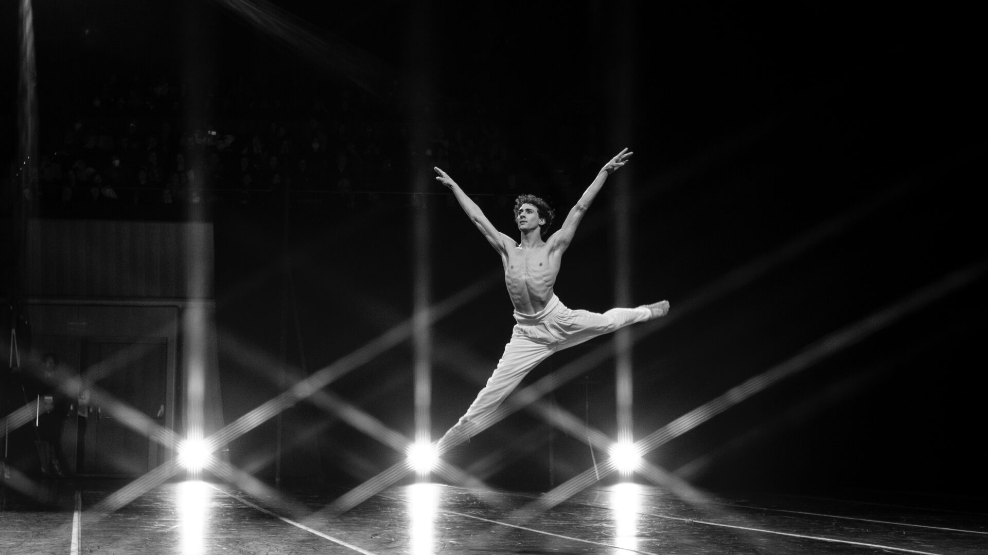 Alessandro Frola, Les Étoiles e la next generation della danza ...
