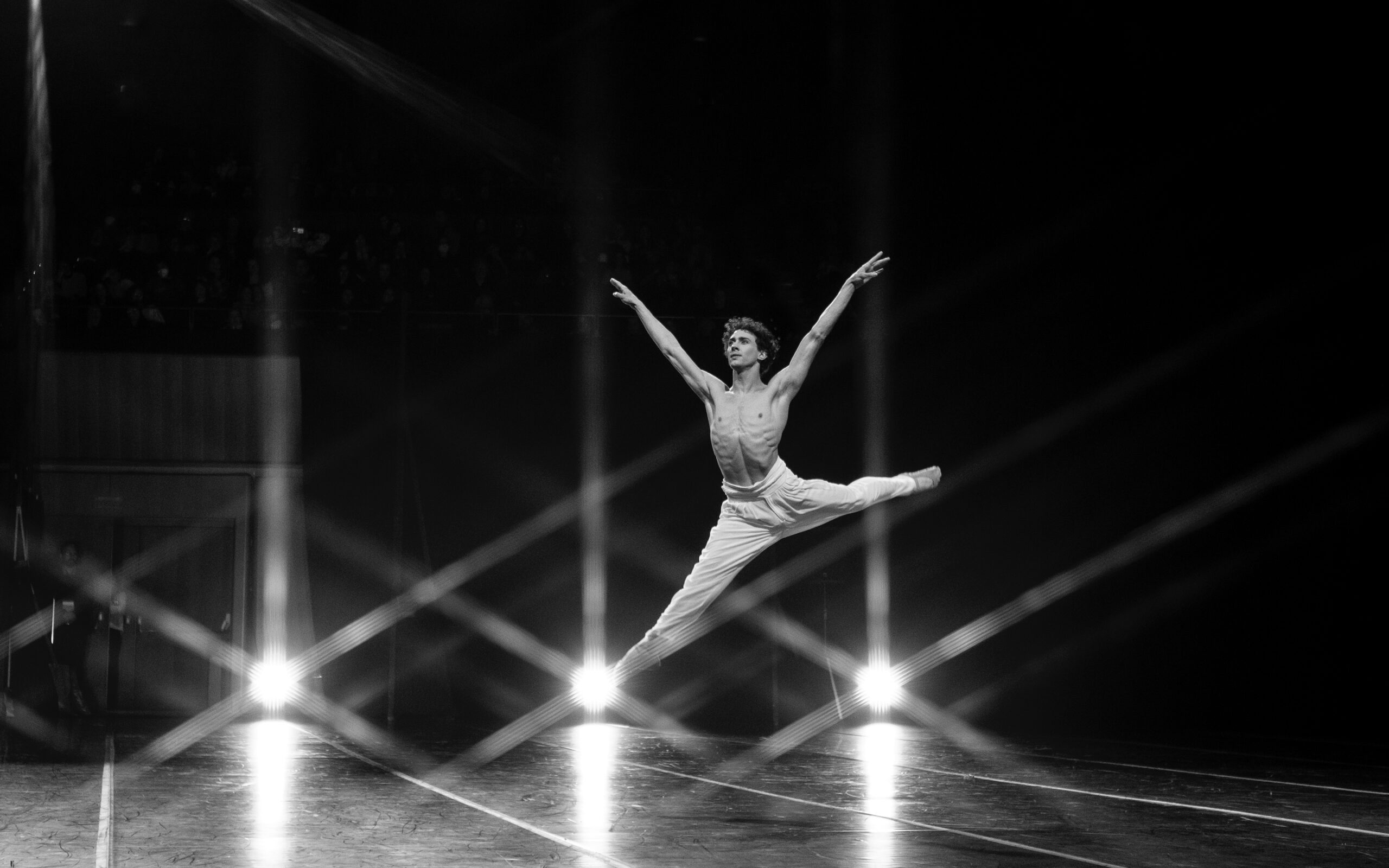 Alessandro Frola, Les Étoiles e la next generation della danza ...